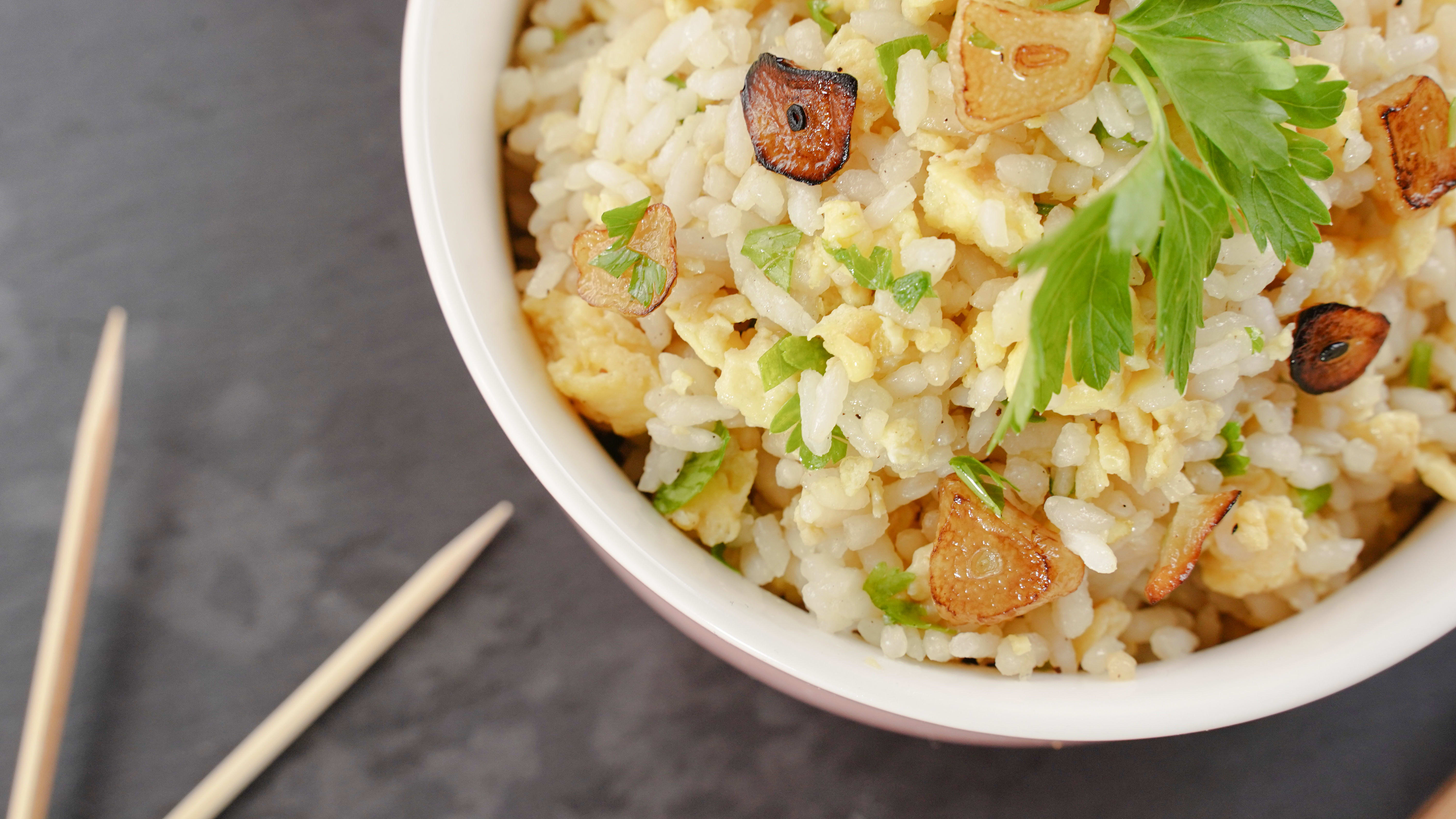 how to cook japanese garlic fried rice