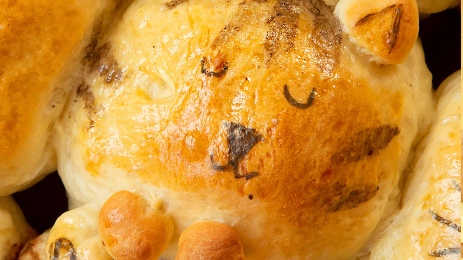 cat shaped bread rolls